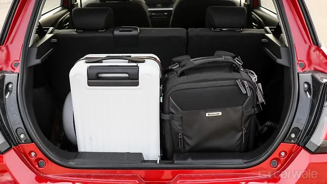 Swift VXi (O) CNG on road Price | Maruti Swift VXi (O) CNG Features & Specs