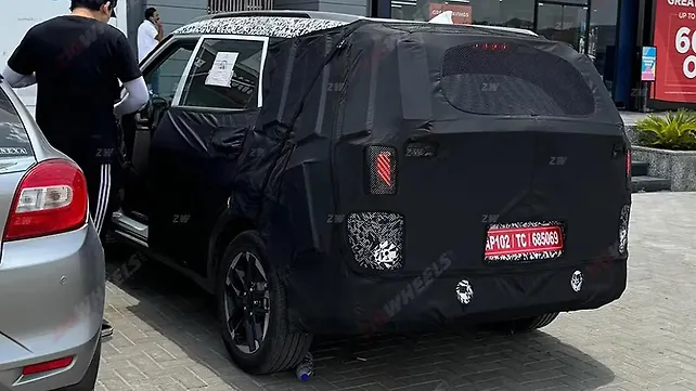 Kia Carens Facelift Spied Again: What We Know So Far - CarWale