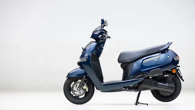 TVS iQube 360 view - BikeWale