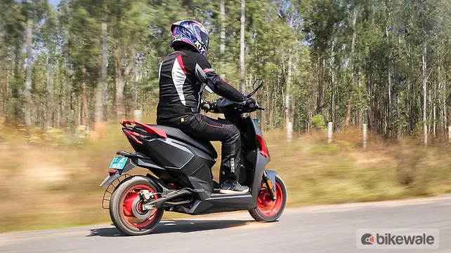 2025 Simple One electric scooter: First Ride Review - BikeWale