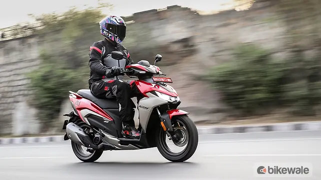 Hero Xoom 125 Price - Mileage, Images, Colours | BikeWale