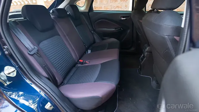 Maruti Fronx AMT vs Hyundai Exter AMT: Space, Features, Mileage ...