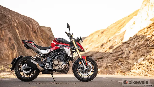 Hero Xtreme 250R: Review Image Gallery - BikeWale