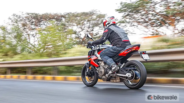 Aprilia Tuono 457: Road Test Review - BikeWale