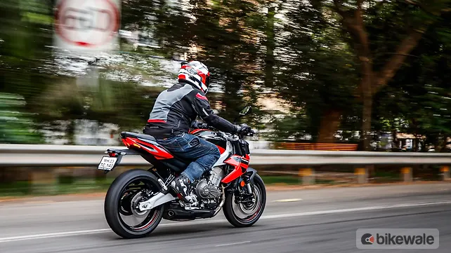 Aprilia Tuono 457: Road Test Review - BikeWale
