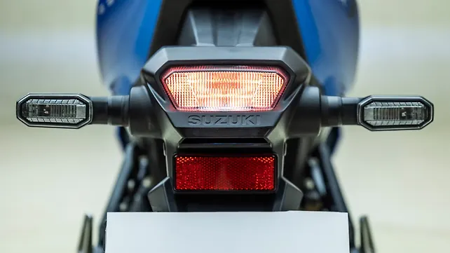 Suzuki GSX-8R 360 view - BikeWale