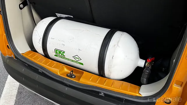 Renault Triber CNG in the Real World: Now in Pictures - CarWale