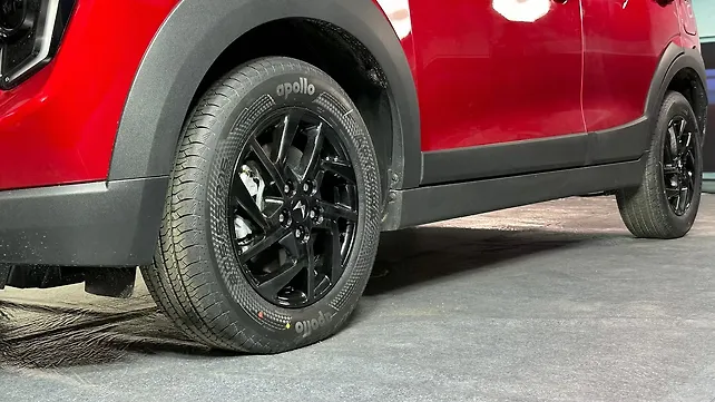 Mahindra XUV 3XO Gets New REVX Variants, Prices Start at Rs. 8.94 Lakh ...