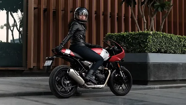 Triumph Thruxton 400: Image Gallery - BikeWale