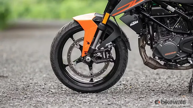 KTM 160 Duke Review: Image Gallery - BikeWale