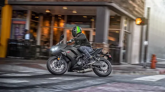 2026 Kawasaki Ninja 650: Image Gallery - BikeWale