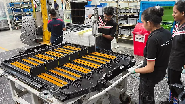 MG Windsor EV Pro and Comet: Inside the Battery Pack Production - CarWale