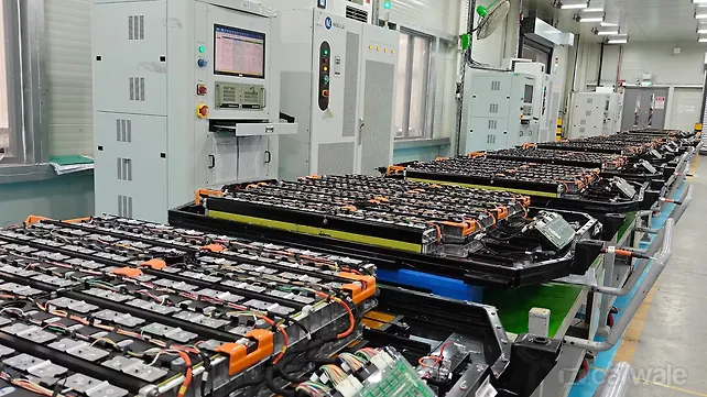 MG Windsor EV Pro and Comet: Inside the Battery Pack Production - CarWale