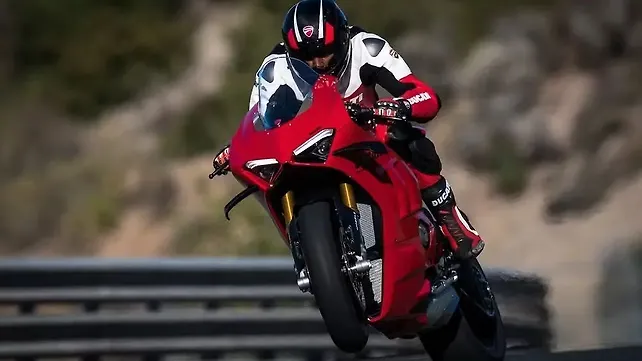 Ducati Recalls Over 10,000 Panigale, Streetfighter Bikes - BikeWale