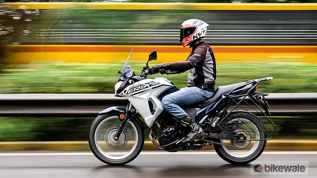 Kawasaki Versys-X 300 [2025] Price - Mileage, Images, Colours | BikeWale