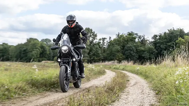 Brixton Storr 500: Review Image Gallery - BikeWale