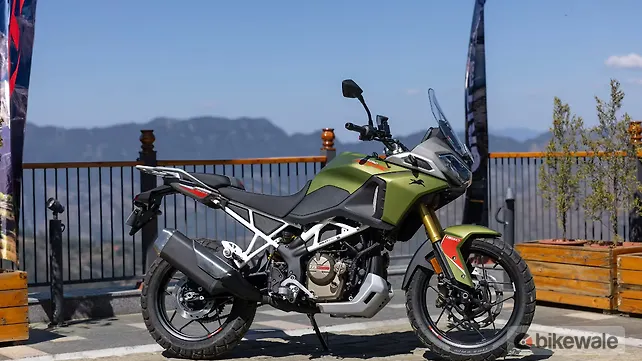 TVS Apache RTX 300 BTO Viper Green Colourway Priced at Rs. 2.34 Lakh - BikeWale