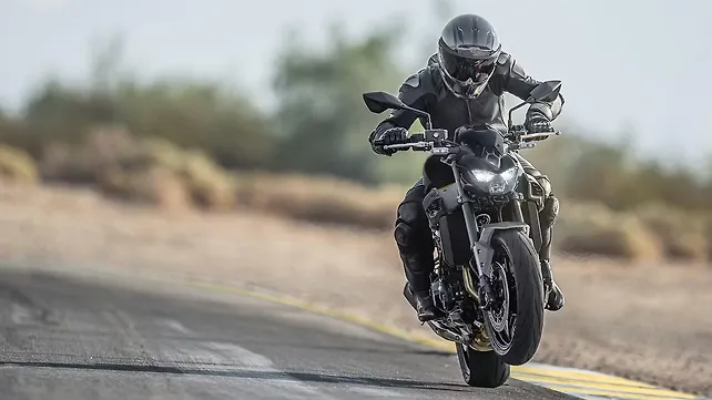 2026 Kawasaki Z900: Image Gallery - BikeWale