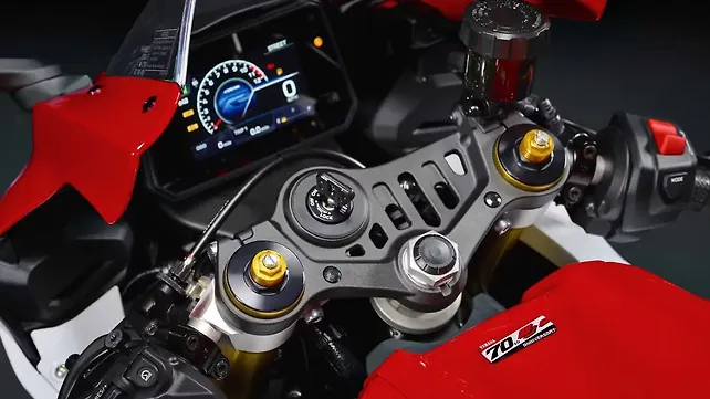 2026 Yamaha R7 Revealed with Multiple Updates - BikeWale