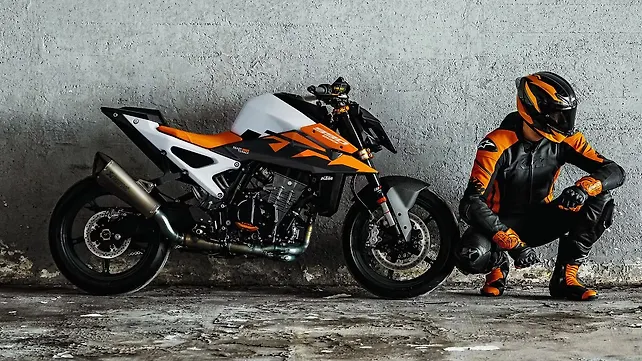 2026 KTM 990 Duke Breaks Cover with New Colours for Euro Market - BikeWale