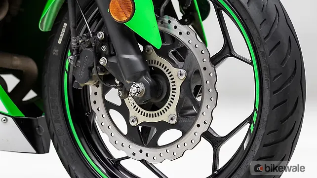 Kawasaki Ninja 300: Road Test Review - BikeWale