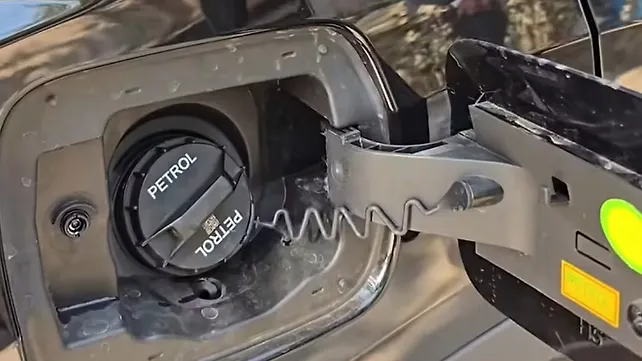 Tata Harrier Petrol Spotted ahead of India Launch - CarWale