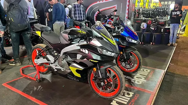 Aprilia RS 457 New Colours Unveiled at India Bike Week 2025 - BikeWale