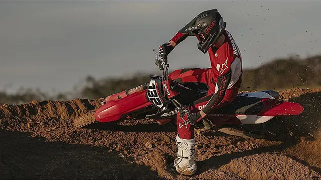 Ducati Desmo450 MX Factory Unveiled - BikeWale