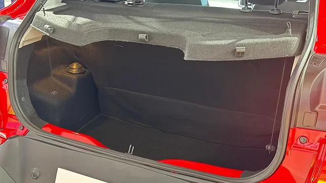 Tata Punch Facelift: Design, Interior, Features, Powertrain Explained ...