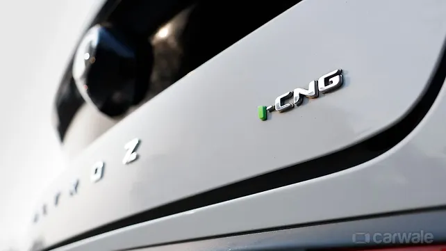 2025 Tata Altroz CNG Manual First Drive Review - CarWale