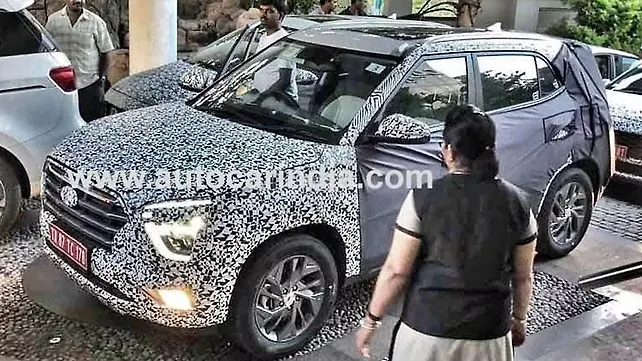 Next-gen Hyundai Creta spotted with panoramic sunroof - CarWale