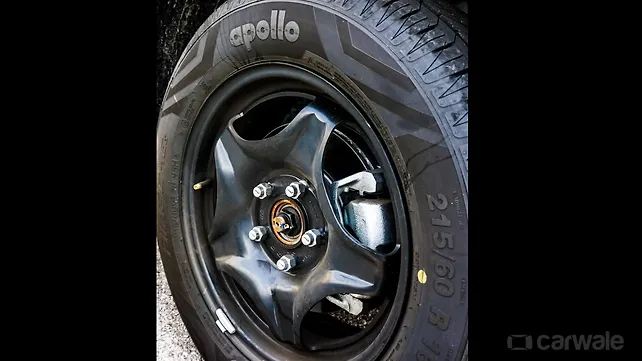 Kia QYI compact SUV (Hyundai Venue rival) reveals its fascia via new ...