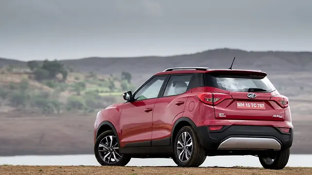 Mahindra XUV300 Diesel AMT Review: Pros and Cons - CarWale