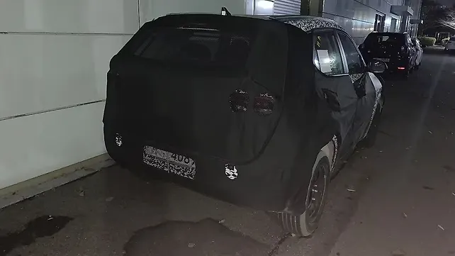 Kia QYI compact SUV spotted yet again - CarWale