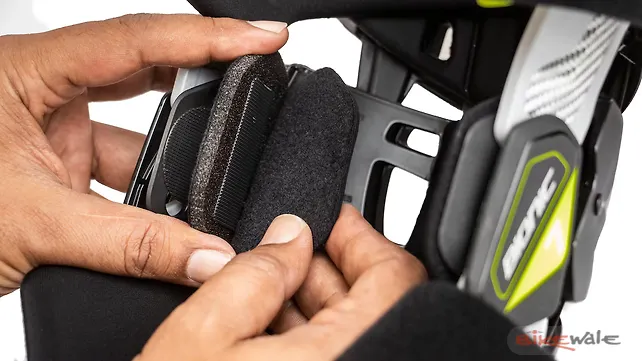 Alpinestars Bionic 7 Knee Brace Review: Introduction - BikeWale