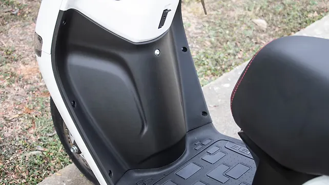 TVS iQube 360 view - BikeWale