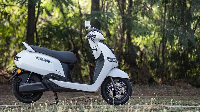 TVS iQube 360 view - BikeWale