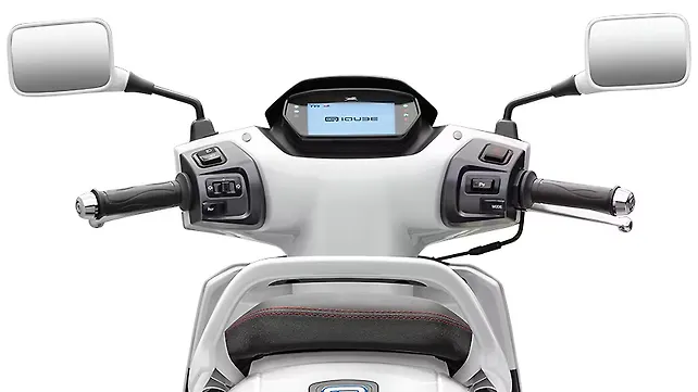 TVS iQube 360 view - BikeWale