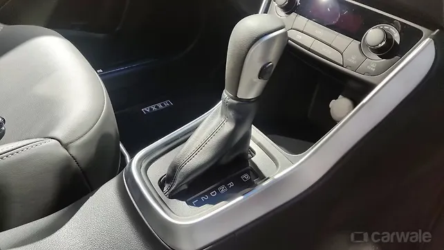 Maruti S-Cross Petrol hybrid debuts at Auto Expo 2020 - CarWale