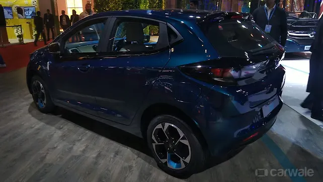 Tata Altroz electric hatchback unveiled at Auto Expo 2020 - CarWale