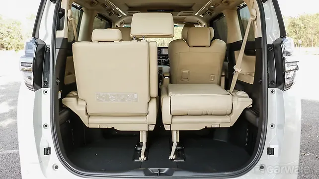 Toyota Vellfire First Drive Review - CarWale