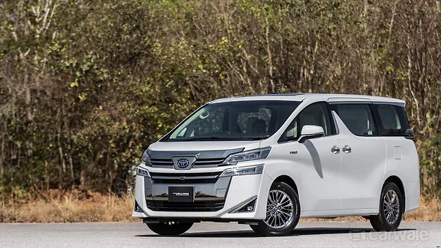 Toyota Vellfire First Drive Review - CarWale