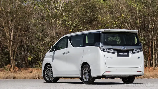 Toyota Vellfire First Drive Review - CarWale