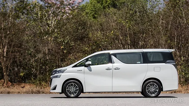 Toyota Vellfire Price - Images, Colours & Reviews - CarWale
