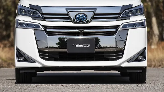 Toyota Vellfire Executive Lounge – Now in pictures - CarWale
