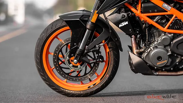 KTM 390 Duke Price - Mileage, Images, Colours | BikeWale