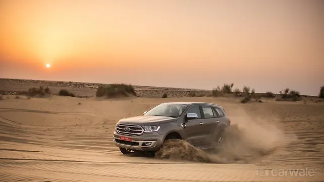 Discontinued Endeavour Titanium Plus 2.0 4x4 AT on road Price | Ford ...