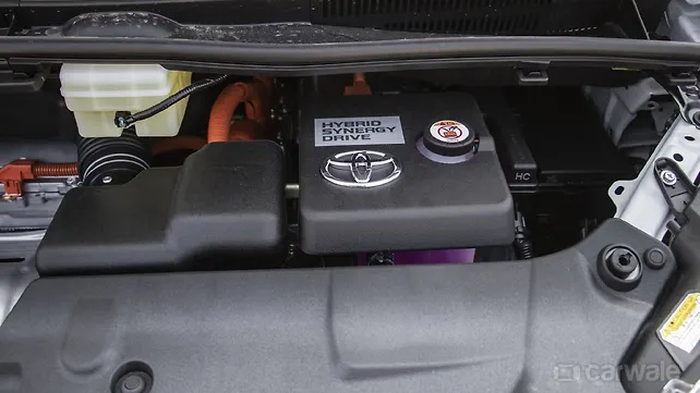 Toyota Vellfire driven - Now in pictures - CarWale