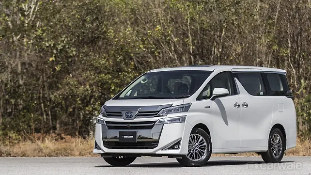 Toyota Vellfire driven - Now in pictures - CarWale