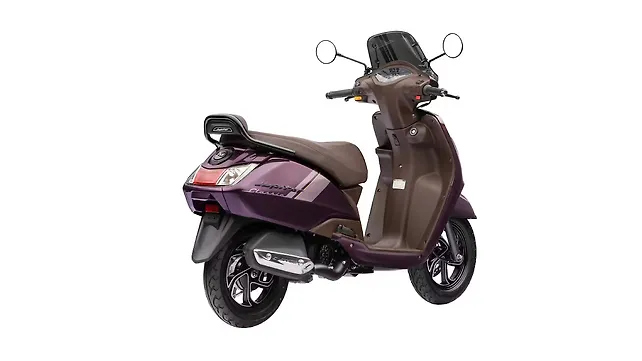 TVS Jupiter Right Front Three Quarter Image - BikeWale